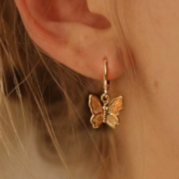 Boutique | Jewelry | Butterfly Charm Huggie Hoop Earrings Gold 3d ...
